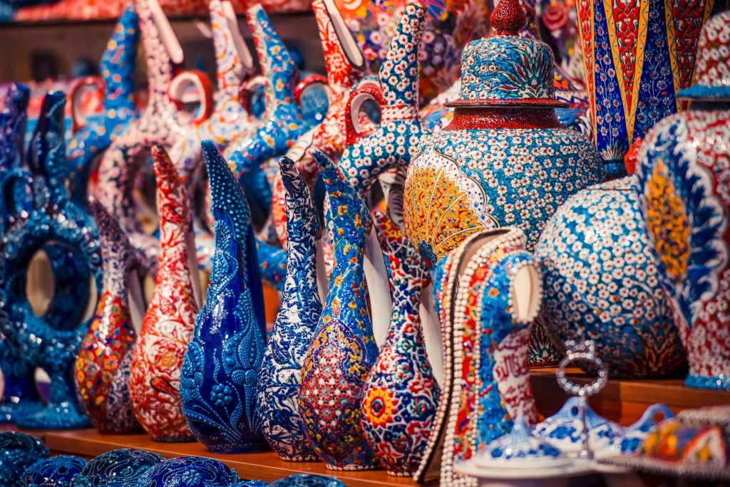6 Tips for Exploring Istanbul's Grand Bazaar Shops - Turkey Travel Planner