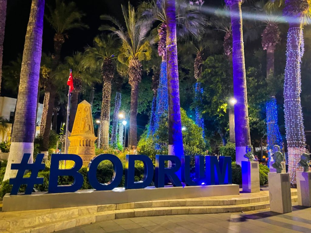 A Guide to Bodrum Nightlife - Top Bars & Pubs - Turkey Travel Planner