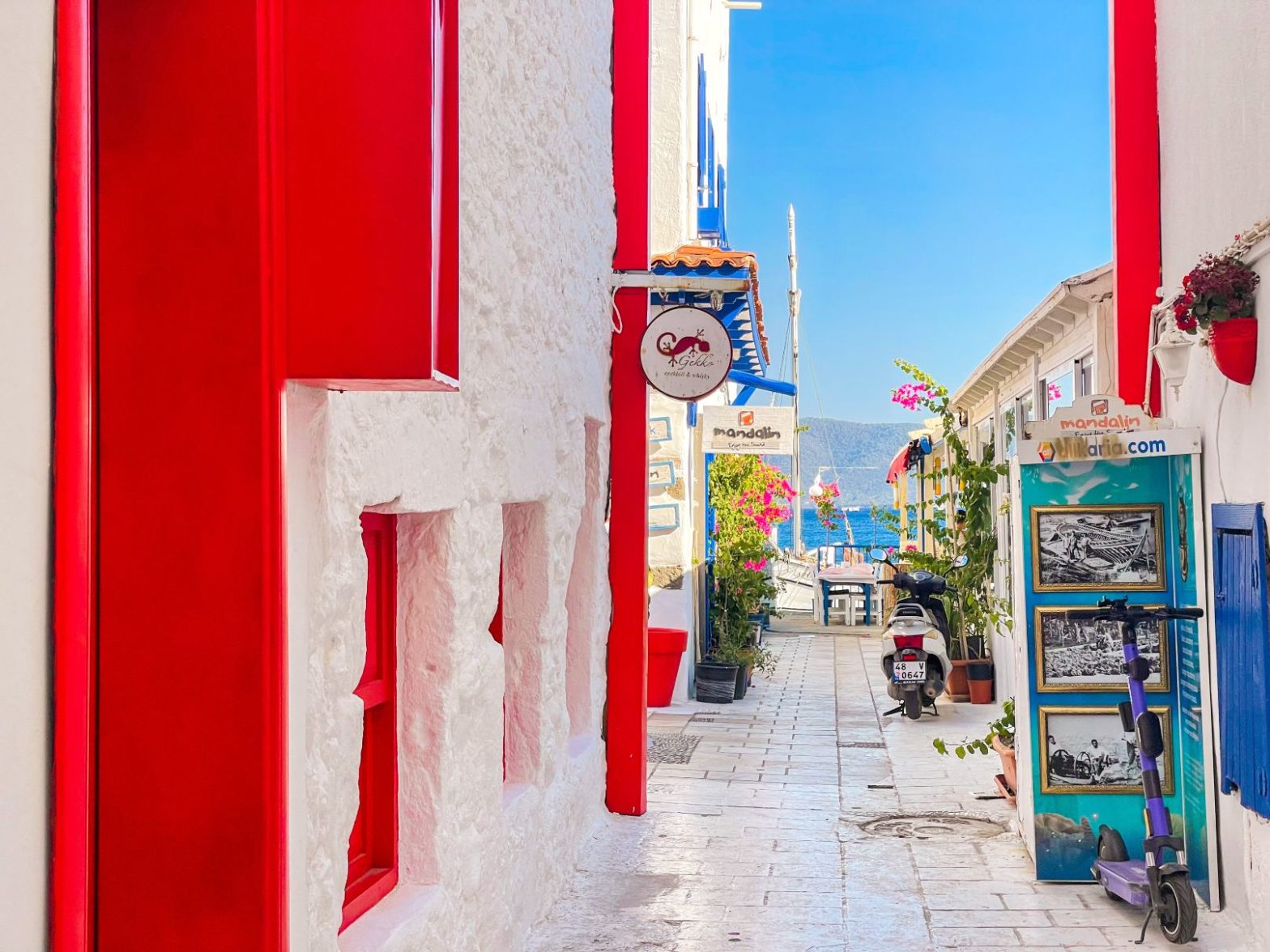 A Guide to Bodrum Nightlife - Top Bars & Pubs - Turkey Travel Planner